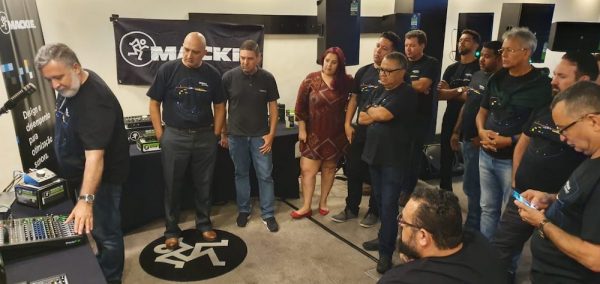 Seegma Summit reuniu representantes e apresentou a marca Mackie ...